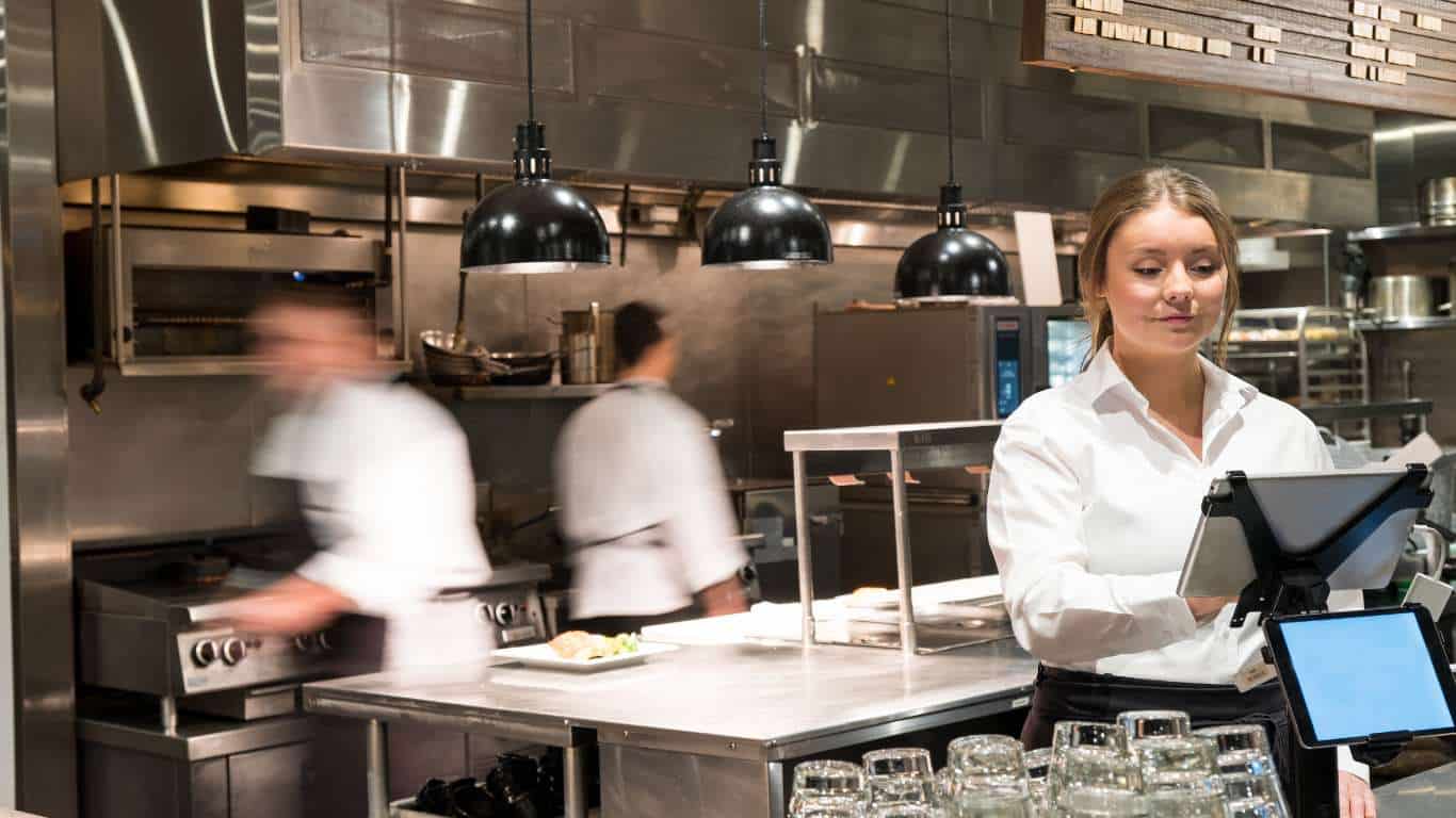 How to Choose a POS System for a Restaurant | Edgeworks